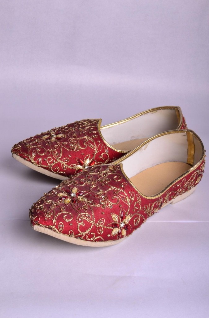 Mojari – The Traditional Footwear for Men - Samyakk: Sarees | Sherwani ...