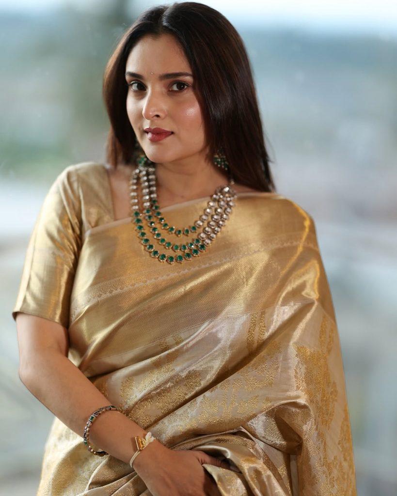 Replicate Divya Spandana’s Ethereal Gold Kanchipuram Tissue Saree Look ...